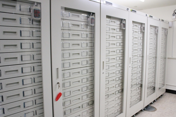 S-024 Customized Films storage Dry Cabinet